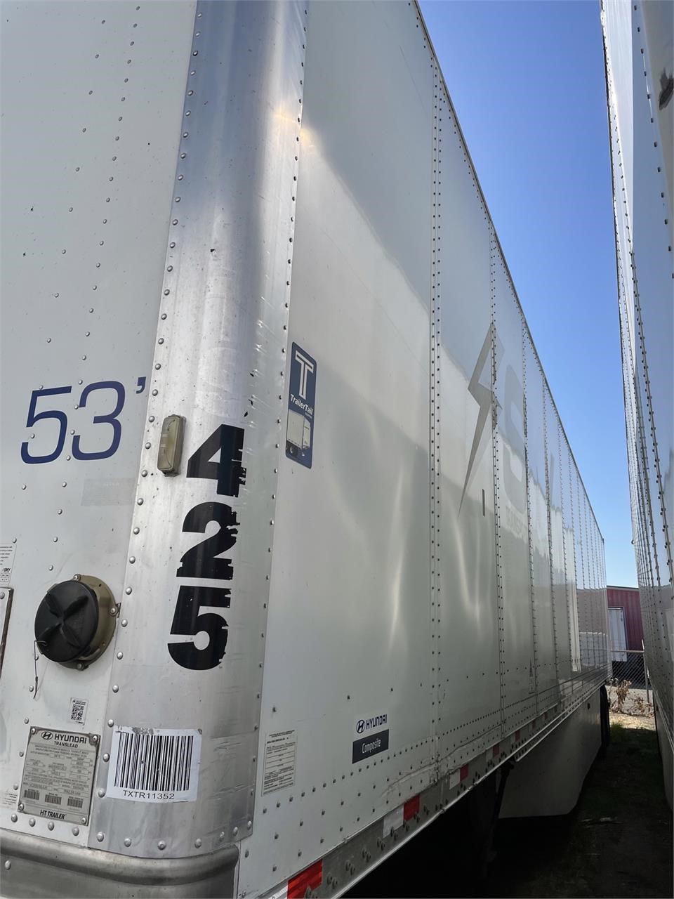 2016 HYUNDAI DRY VAN - Coast Hyundai Trailer